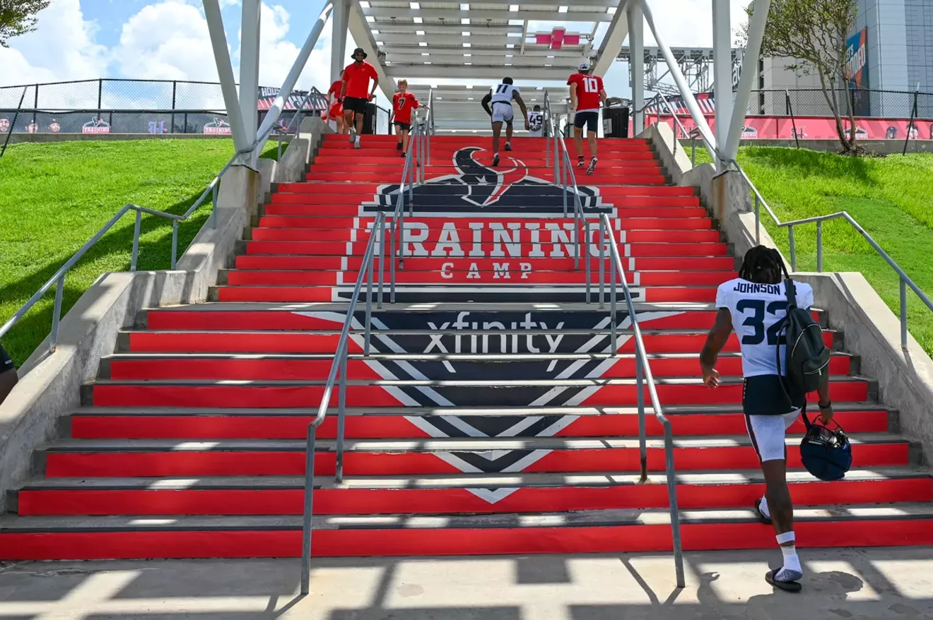 Houston Texans Conduct Final Practice Before Rams Come to Town ...